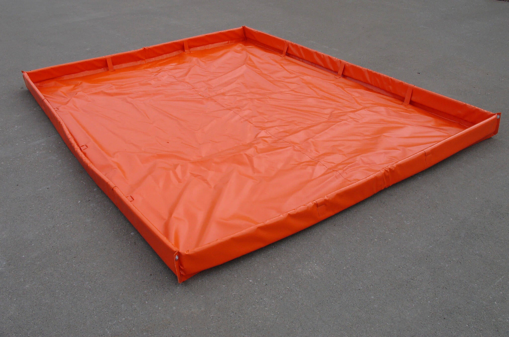 Fol-Da-Tank Drive Over Foam Wall Spill Containment Berm — Tank Retailer